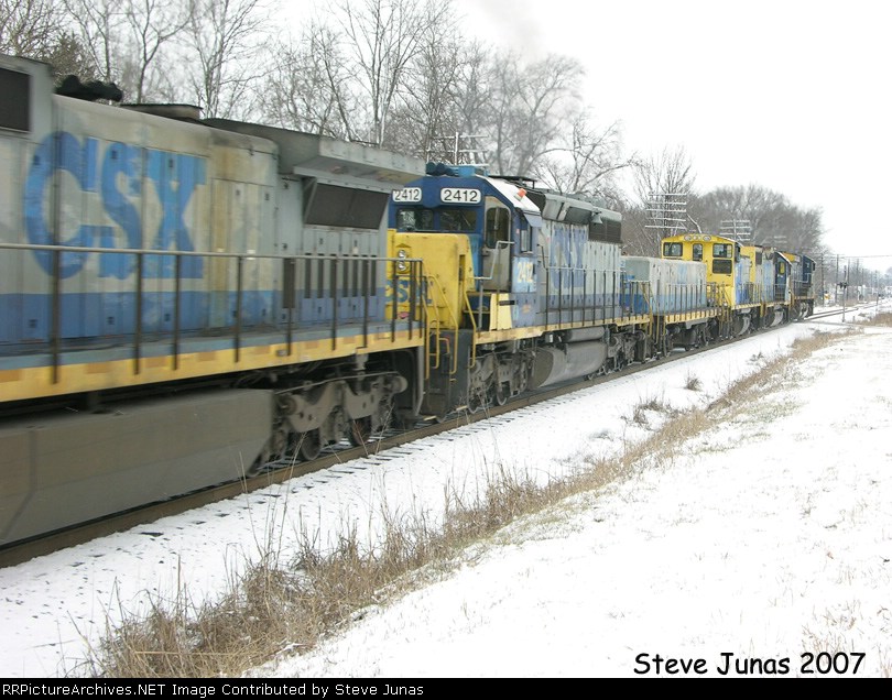 CSX 470,2553,2412 Q526